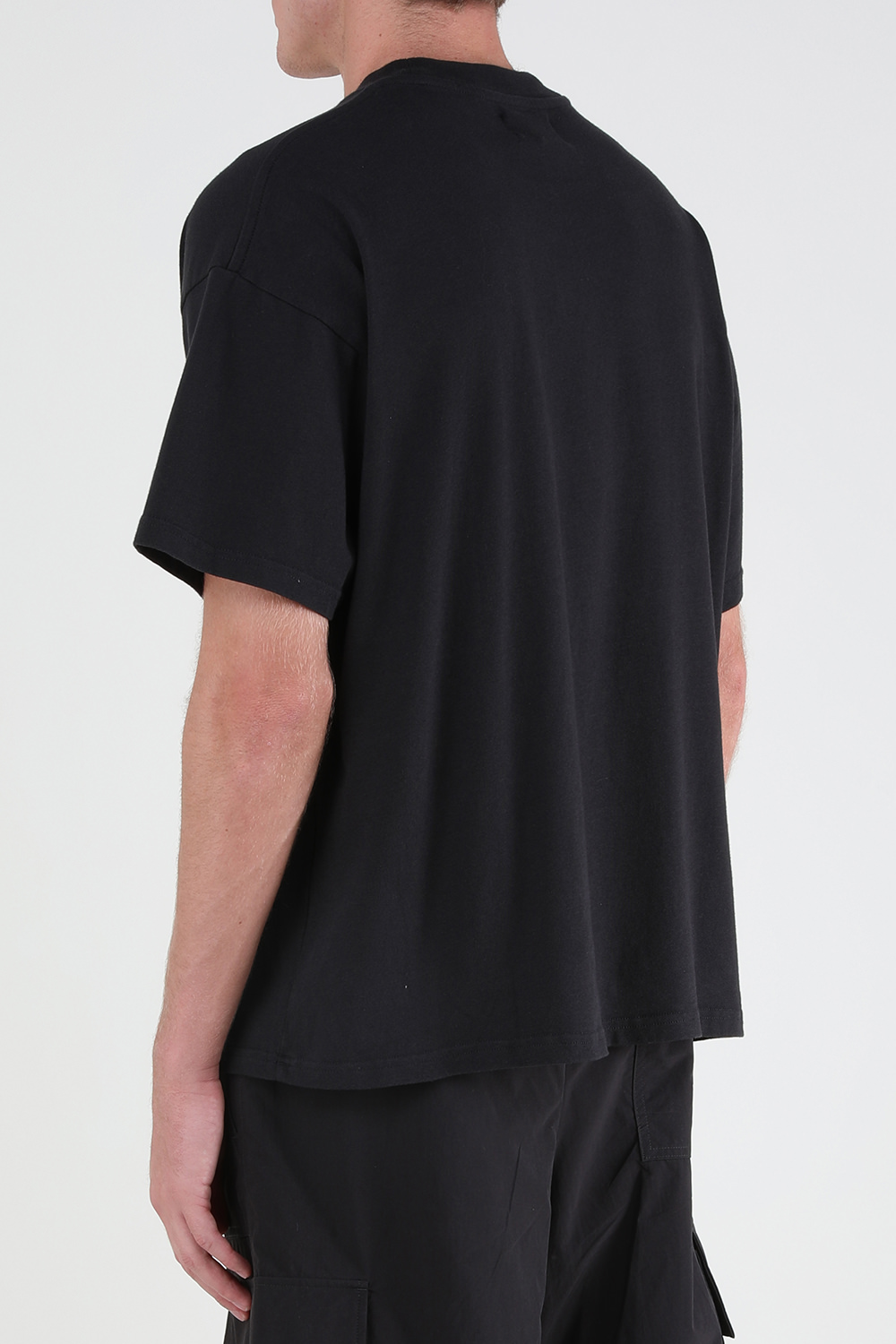 חולצת טי ישרה עם לוגו תג | Factory 54