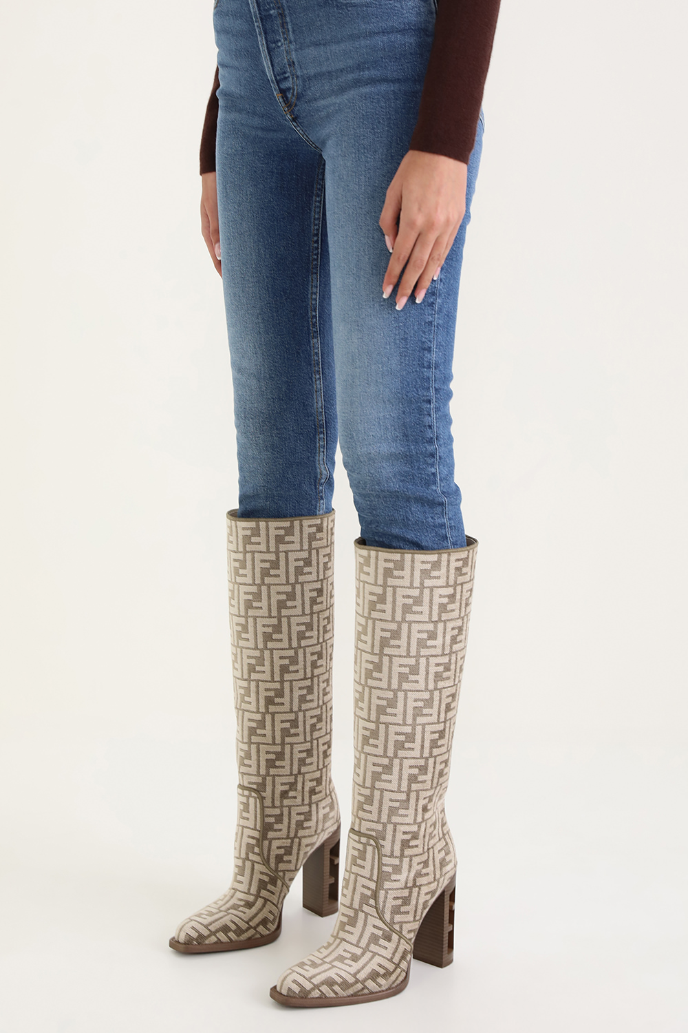 מגפי באגט עם רקמה מונוגרמית | Factory 54